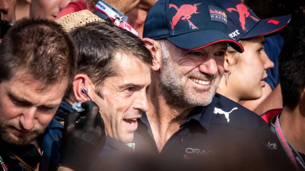 Adrian Newey faz revelação sobre batalha entre Hamilton x Verstappen em ...