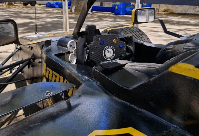 Carro de Fórmula 1 100% construído no Brasil foi revelado e surpreendeu