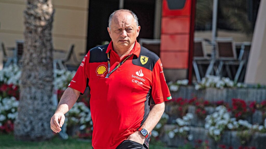 Fred Vasseur tem data definida para deixar comando da Ferrari